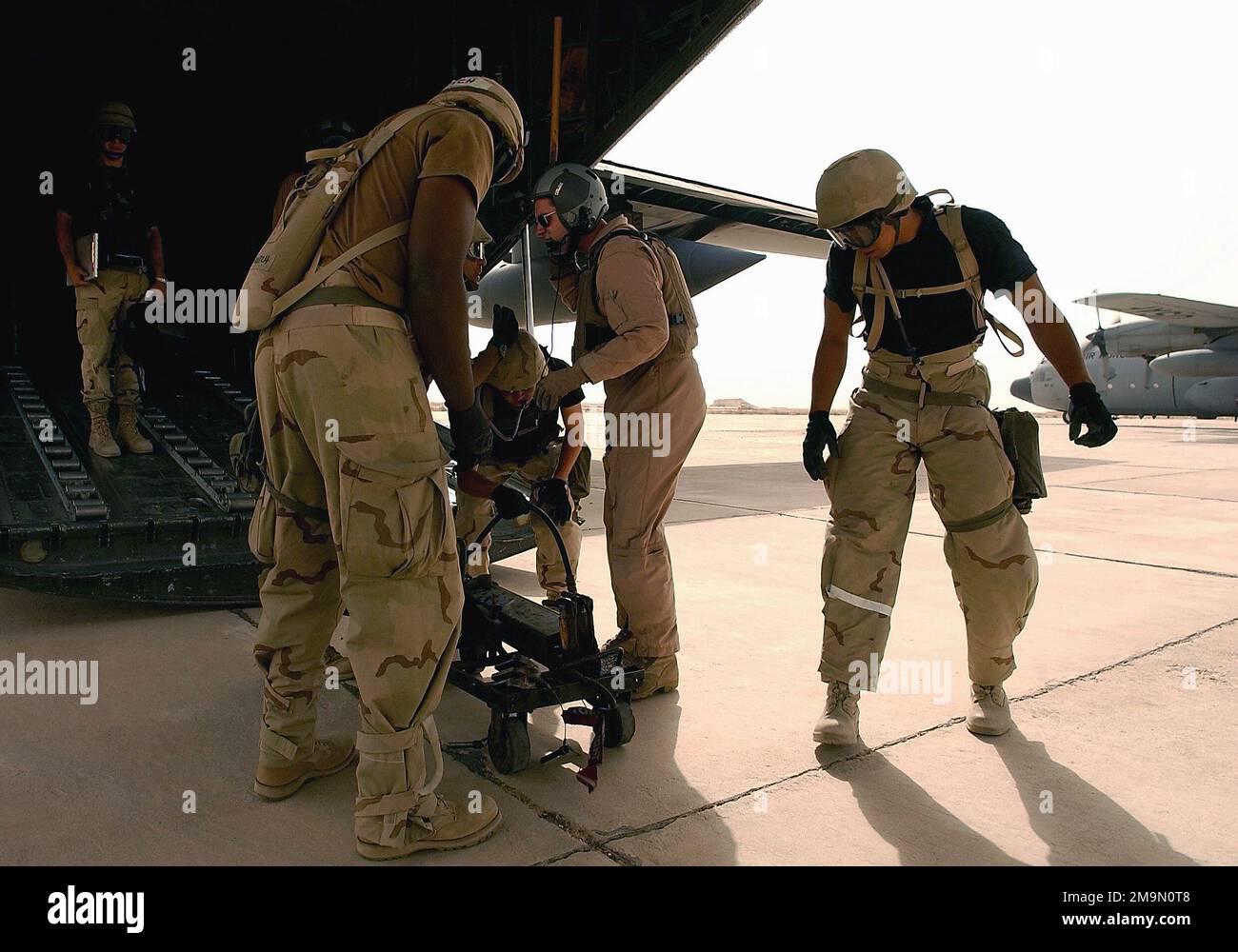 Airlift control team hi-res stock photography and images - Alamy