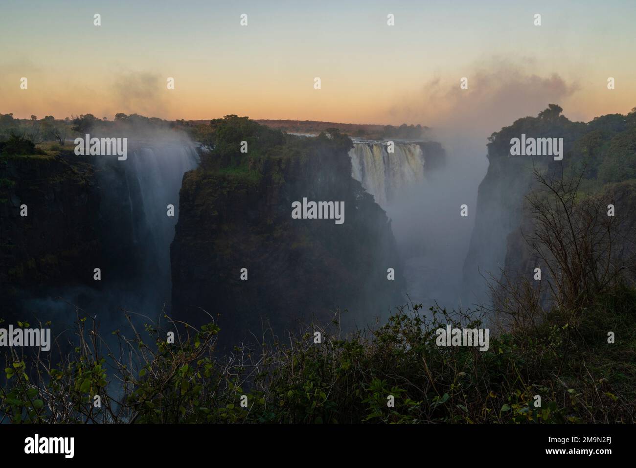 Victoria falls np hi-res stock photography and images - Alamy