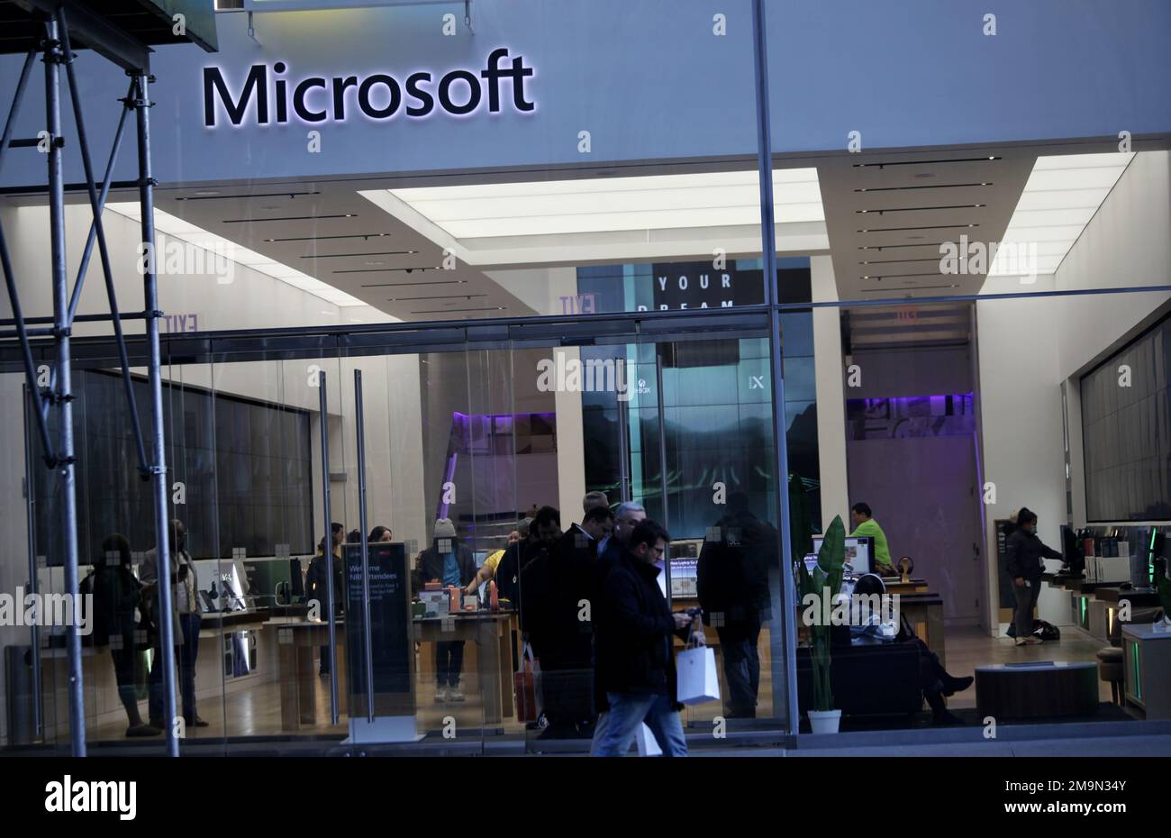 New York, USA. 18th Jan, 2023. (NEW) Microsoft is laying of 10,000 workers. January 18, 2023 ...