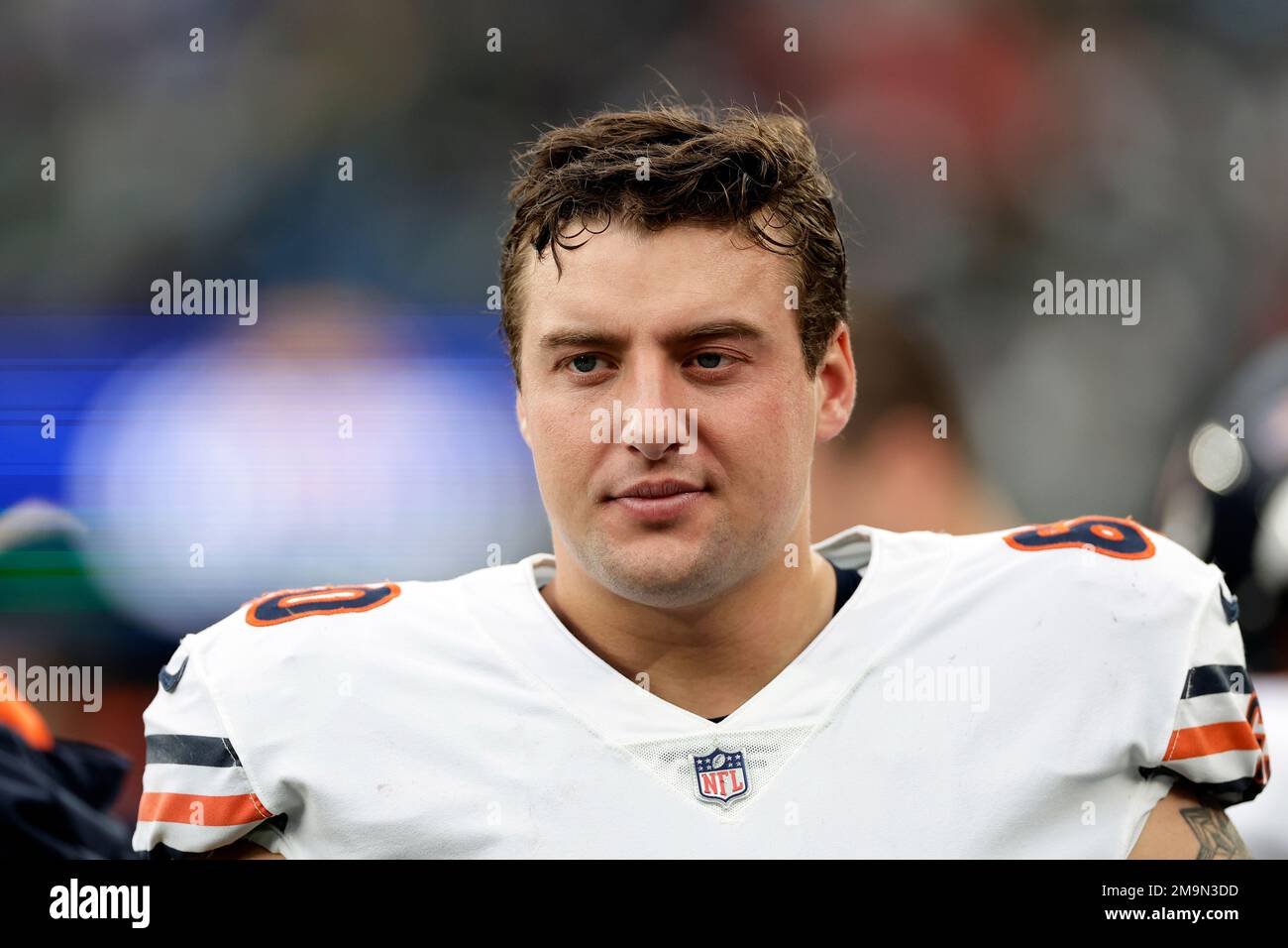 Chicago Bears guard Dieter Eiselen (60) waits to face the New York Jets ...