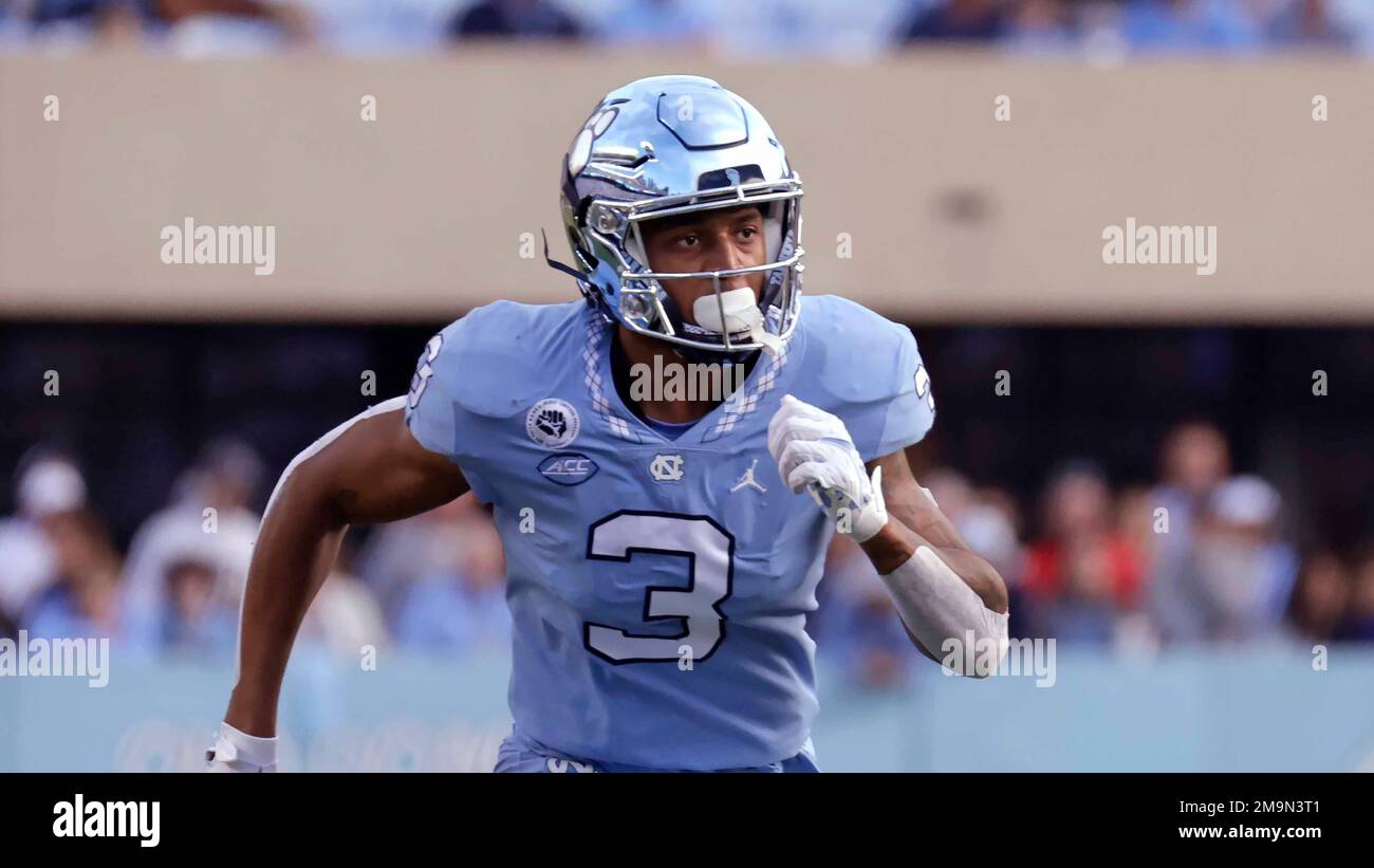 North Carolina wide receiver Antoine Green (3) runs a pass pattern ...