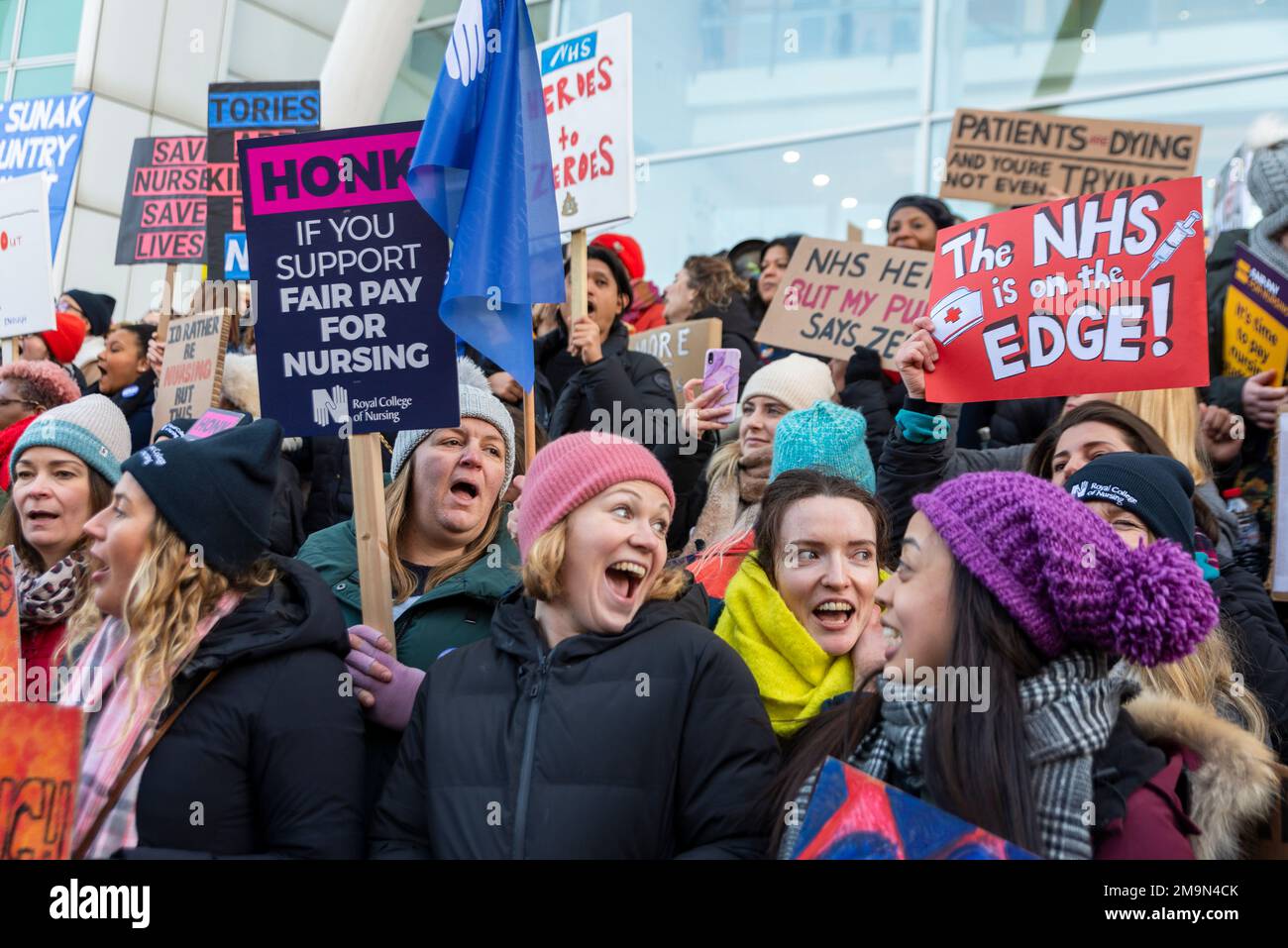Nurses strike action hi-res stock photography and images - Alamy