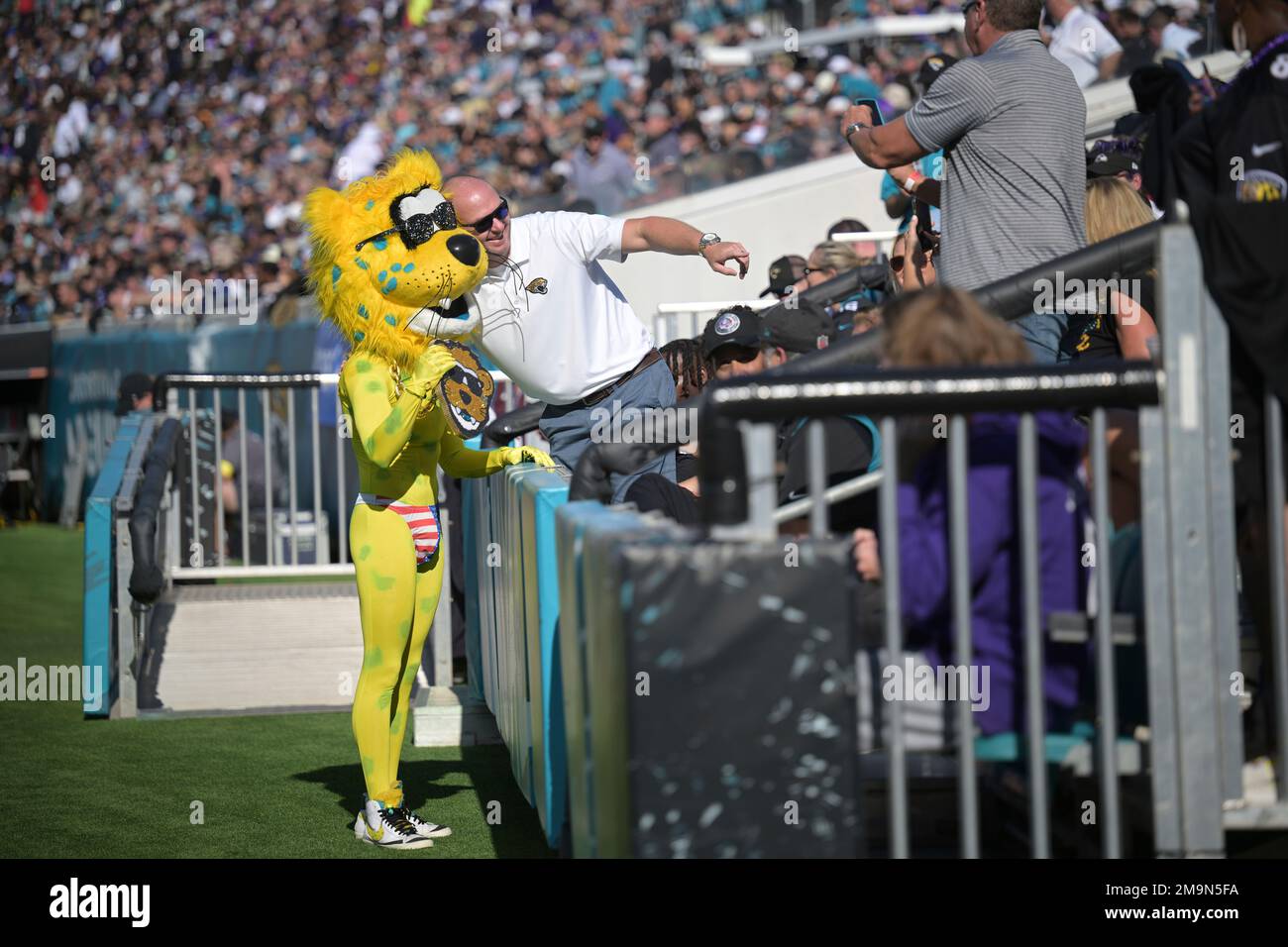 Jacksonville Jaguars mascot Jaxson de Ville poses for a photo with a ...