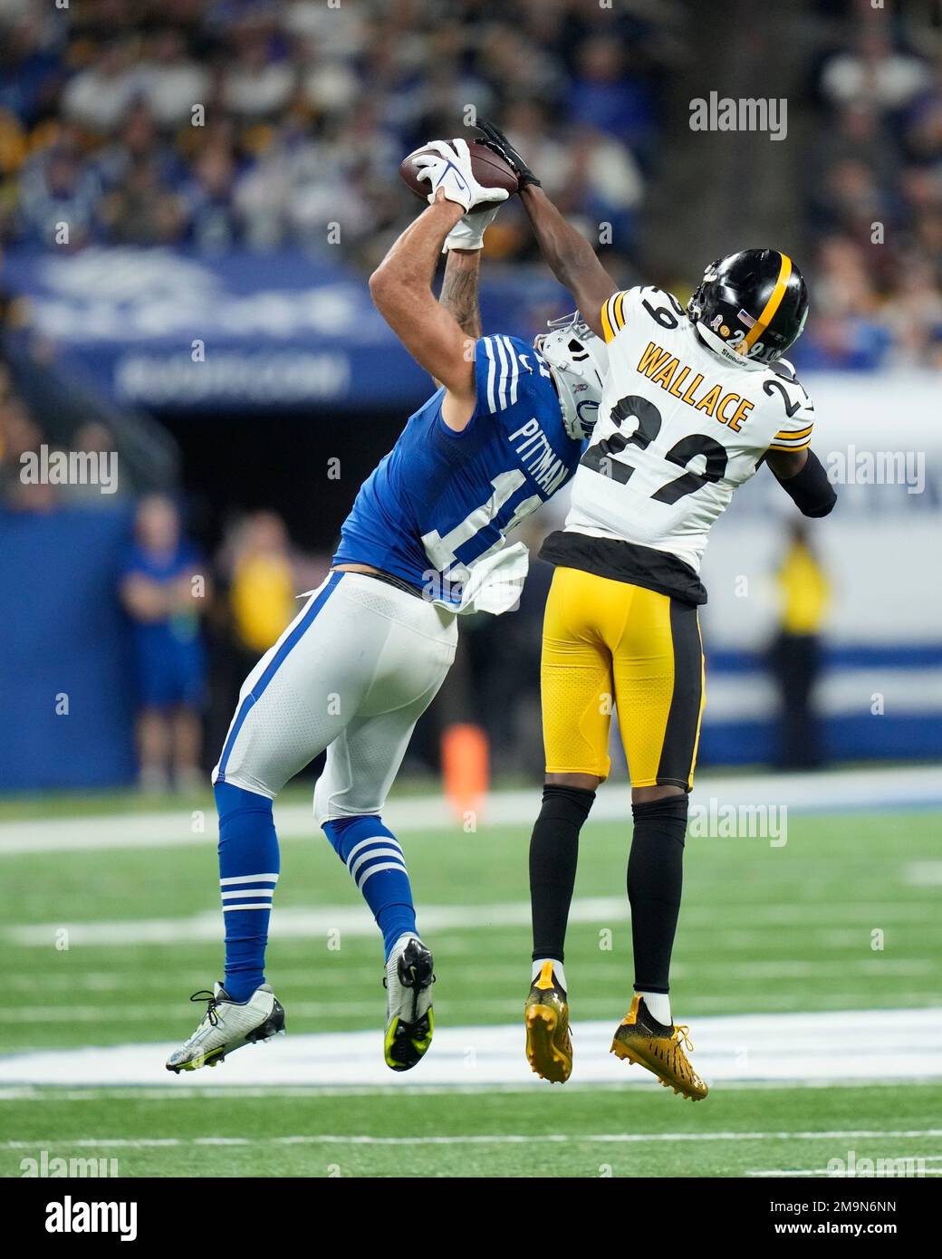 Indianapolis Colts' Michael Pittman Jr. (11) makes a catch against ...