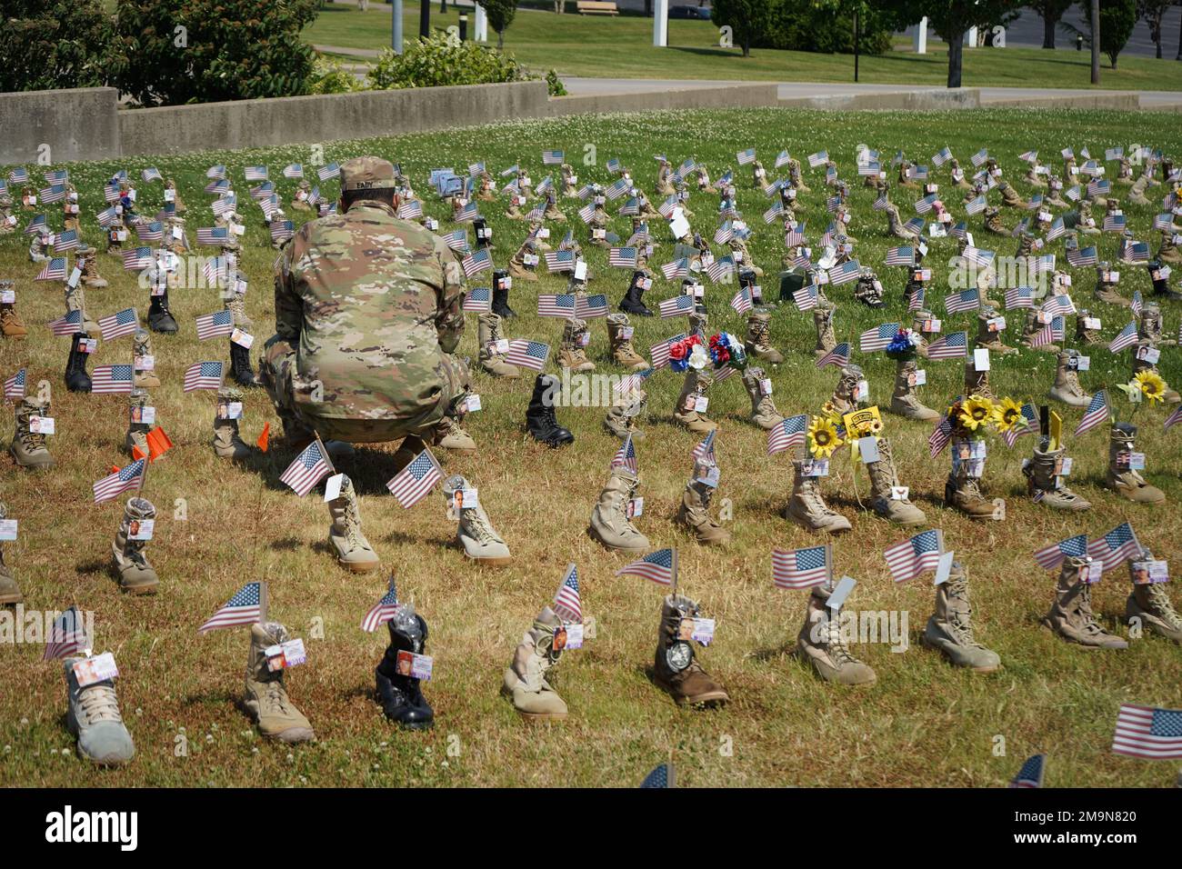 Soldiers, Gold Star Families and Veterans of the 101st Airborne ...