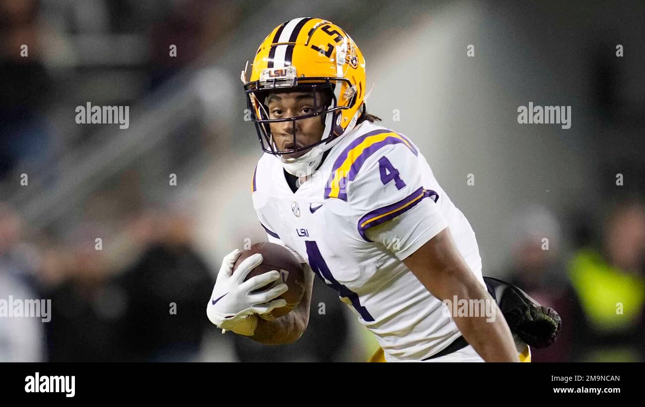 LSU running back John Emery Jr. (4) runs against Texas A&M during the ...