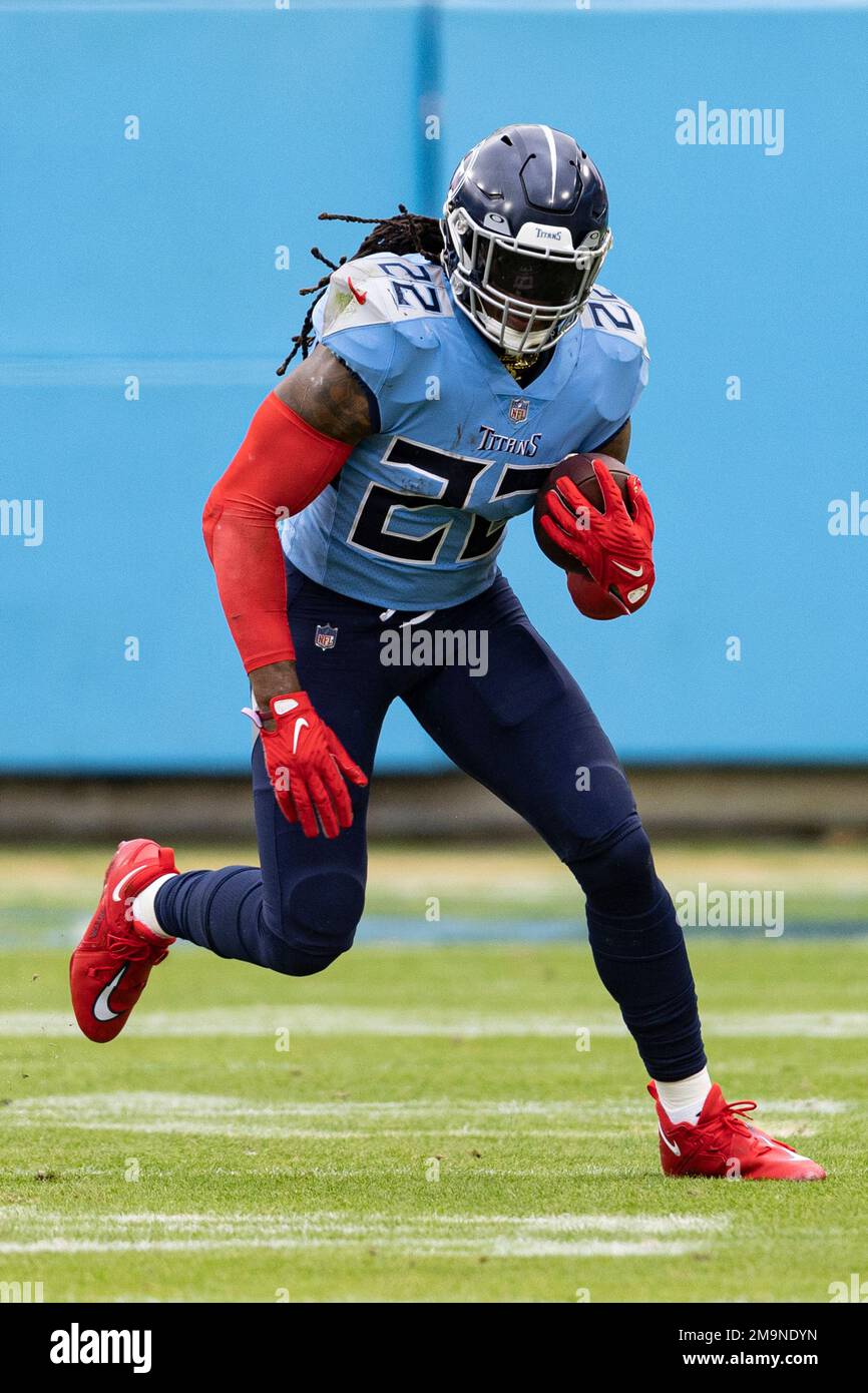 Tennessee running back Derrick Henry (22) runs for yardage during their ...