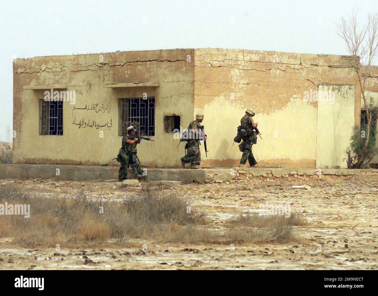 Marines from Echo Company, Battalion Landing Team (BLT), 2nd Battalion ...