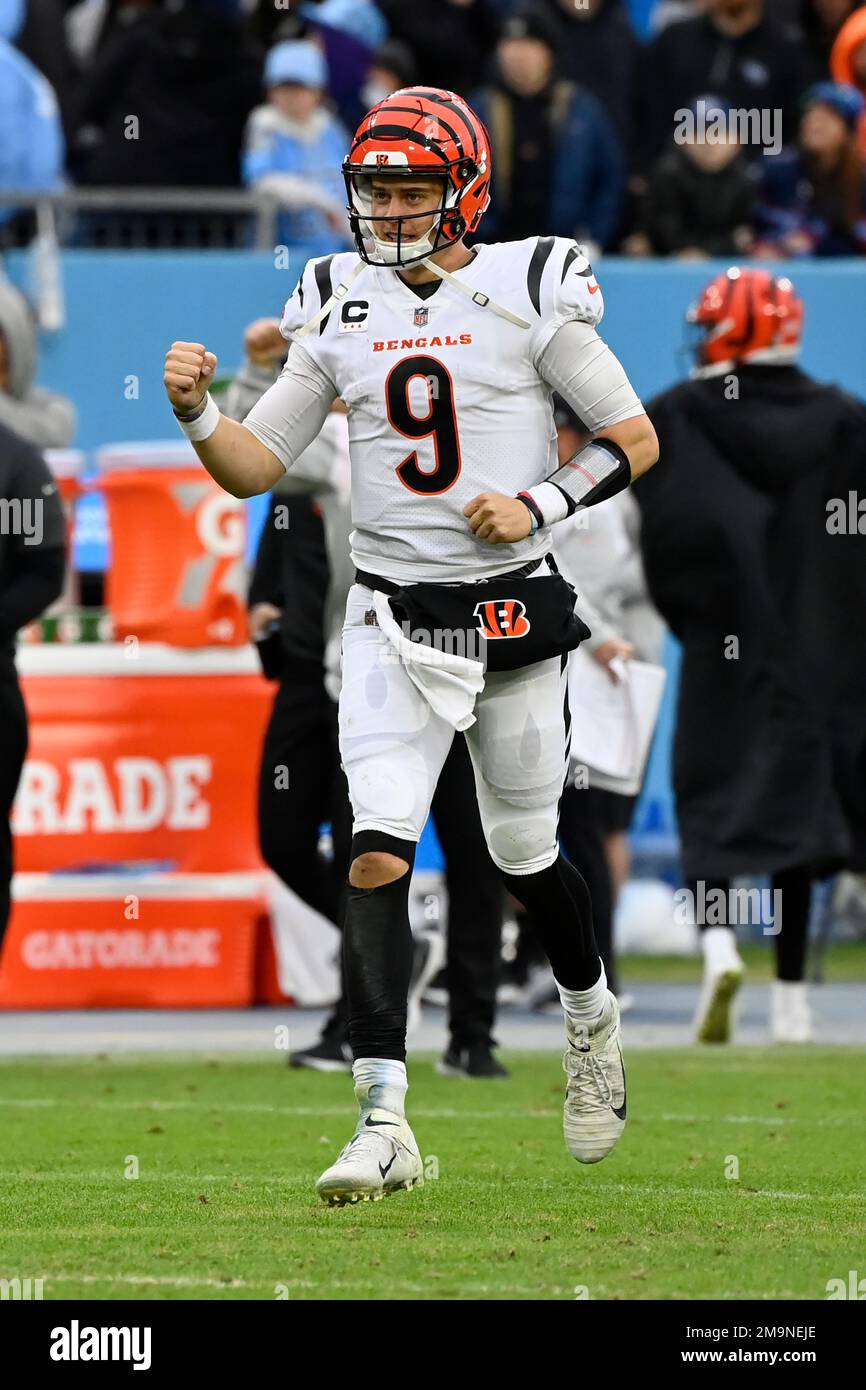 Cincinnati Bengals quarterback Joe Burrow (9) celebrates in the final ...