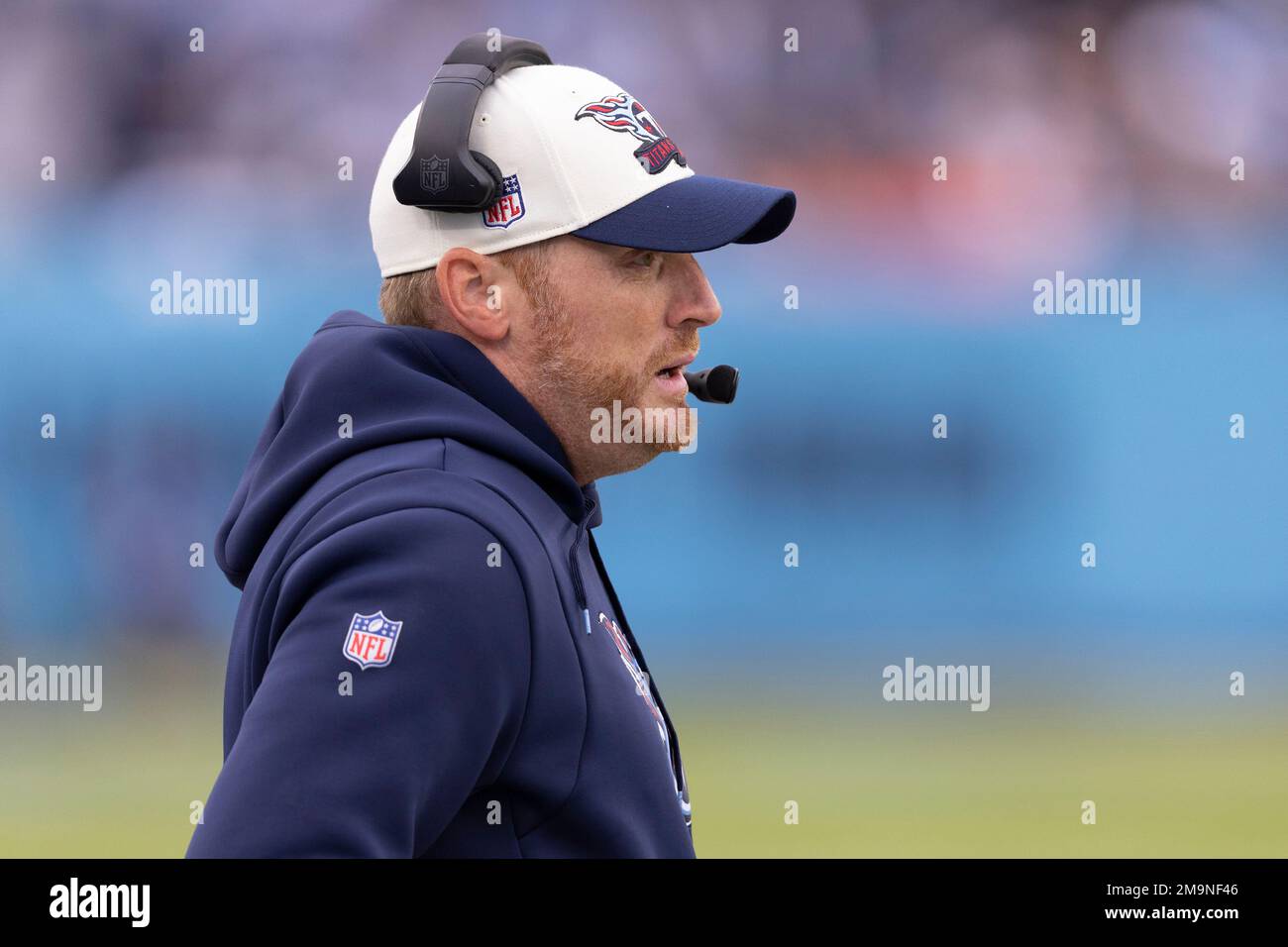 Tennessee Titans OC Todd Downing watches play during their game against ...