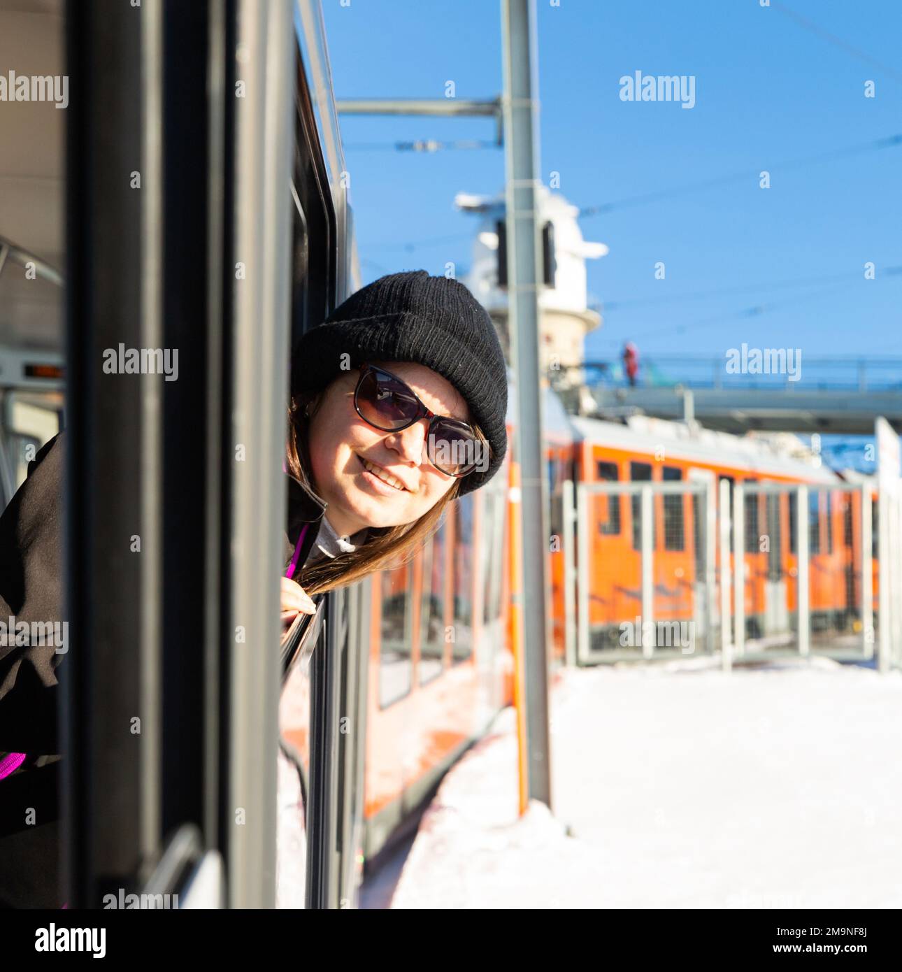 Stick head out of window hi-res stock photography and images - Alamy
