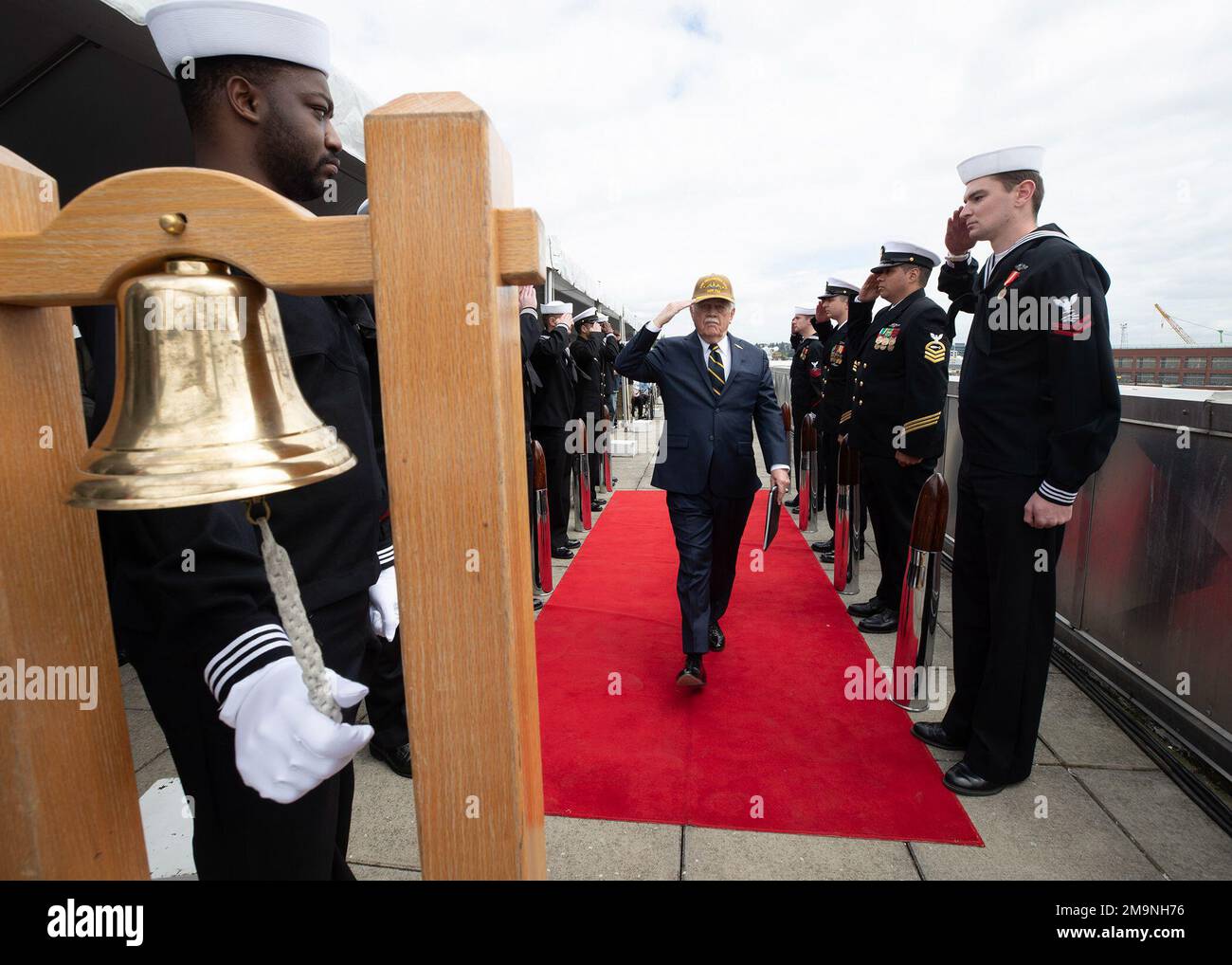 220520-N-GD259-1036 NAVAL BASE KITSAP – BREMERTON, Wash. (May 20, 2022 ...