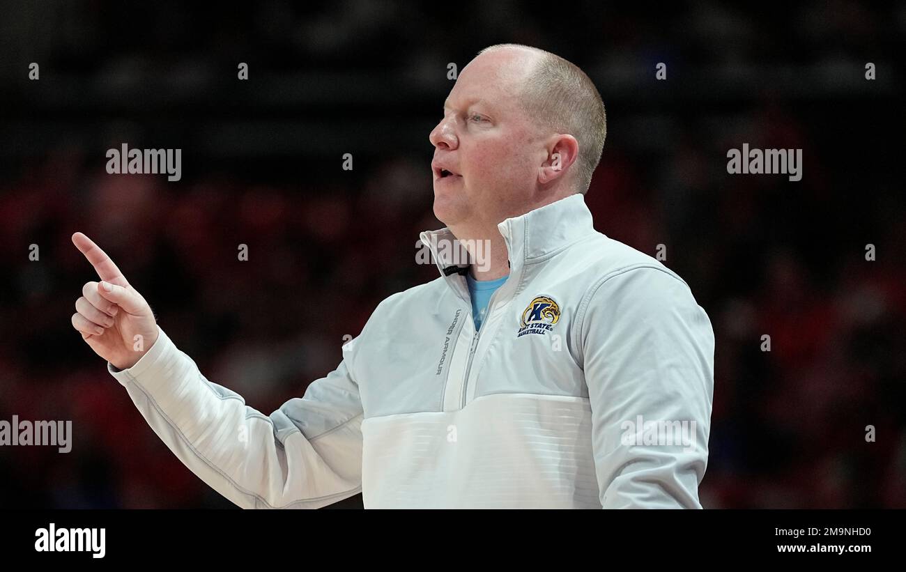 Kent State head coach Rob Senderoff during the first half of an NCAA ...