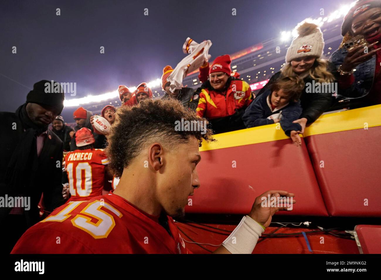 Kansas City Chiefs quarterback Patrick Mahomes (15) greets fans after ...