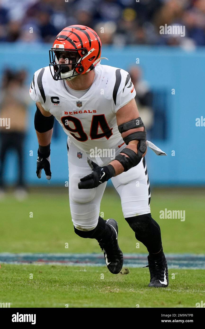 Cincinnati Bengals defensive end Sam Hubbard (94) works against the ...