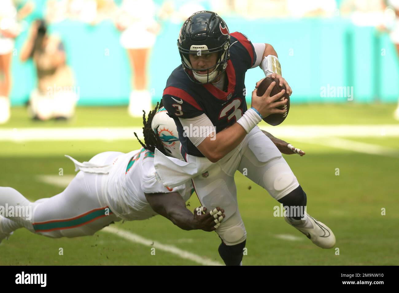Miami Dolphins linebacker Melvin Ingram (6) sacks Houston Texans ...