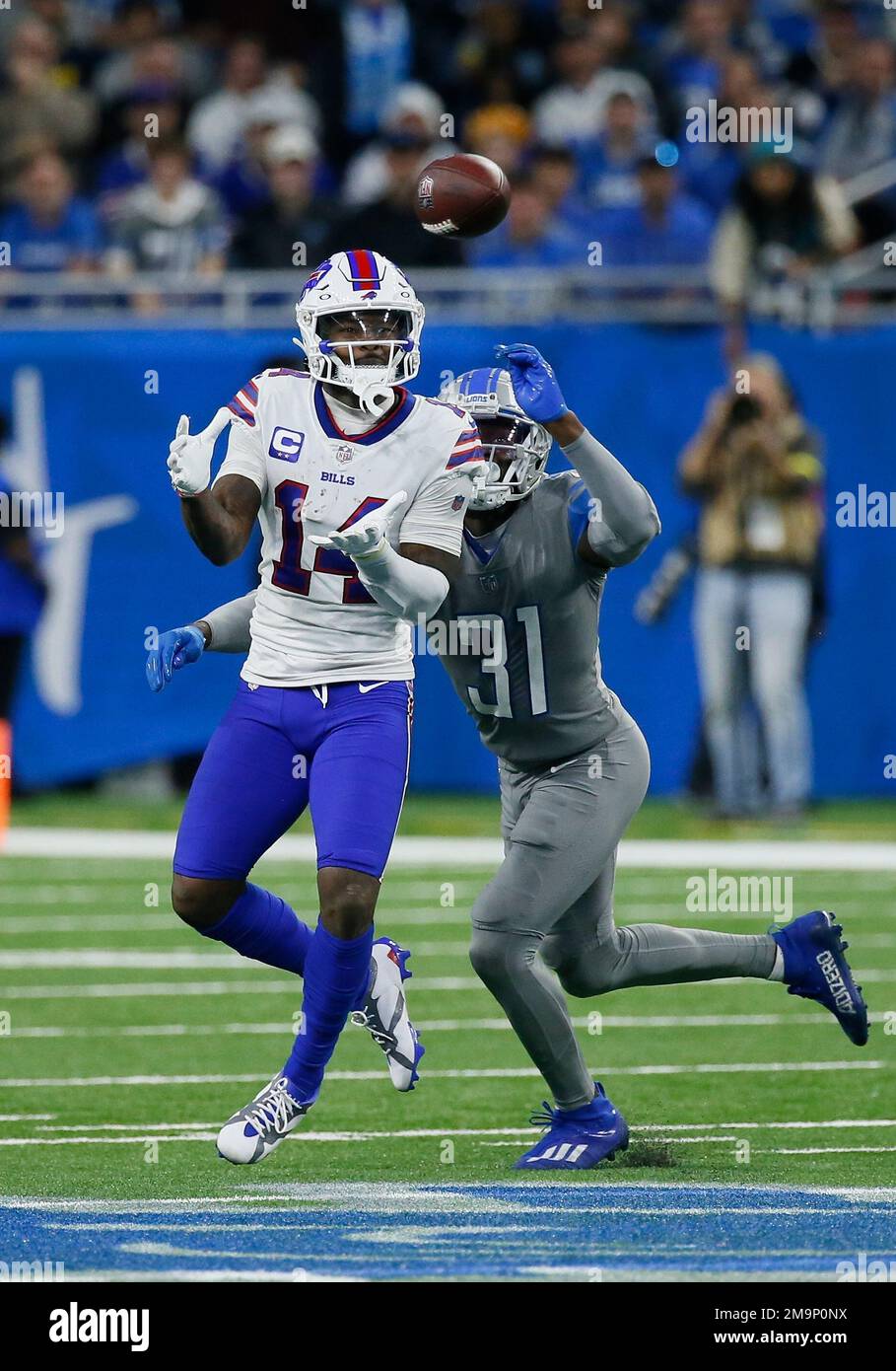 Buffalo Bills wide receiver Stefon Diggs (14) makes a catch while ...