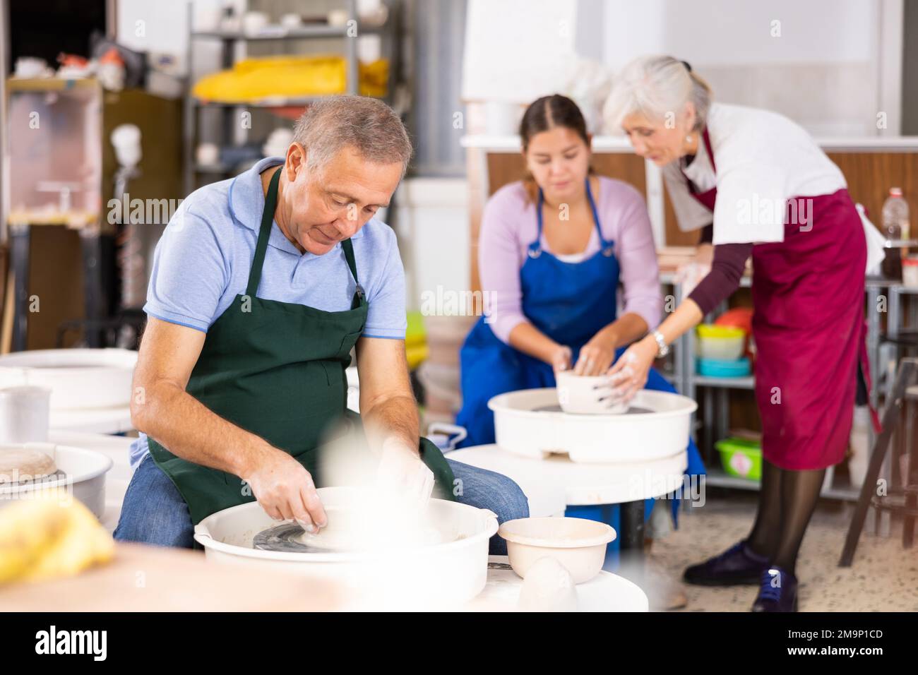 Potter works on potters wheel hi-res stock photography and images - Alamy