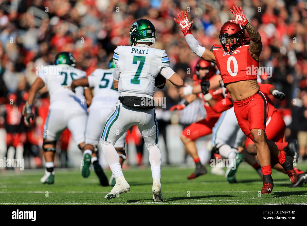 Cincinnati linebacker Ivan Pace Jr. (0) pressures Tulane quarterback ...