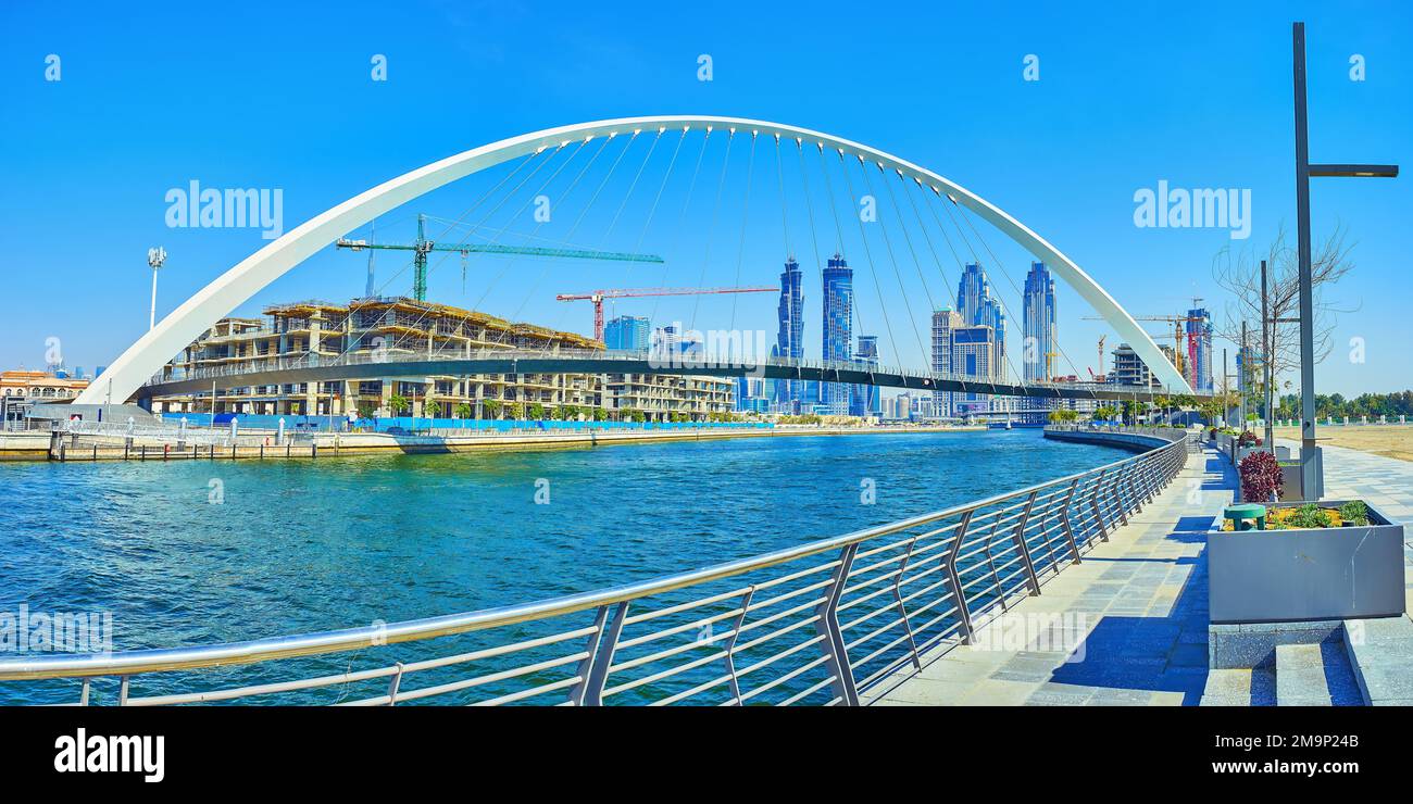 DUBAI, UAE - MARCH 6, 2020: Panorama of Dubai Water Canal, pedestrian ...
