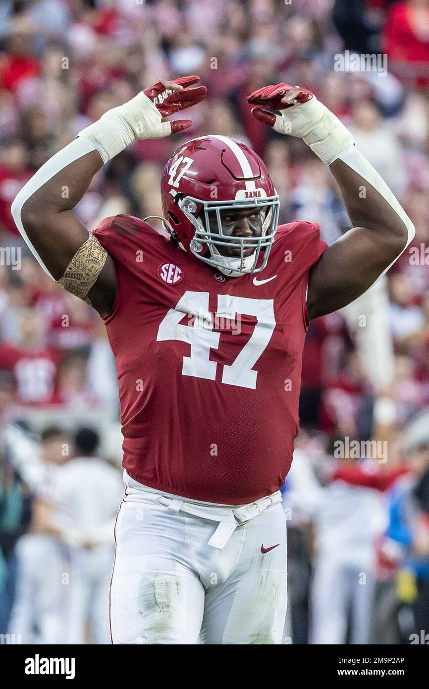 Alabama defensive lineman Byron Young (47) cheers the crowd during the ...