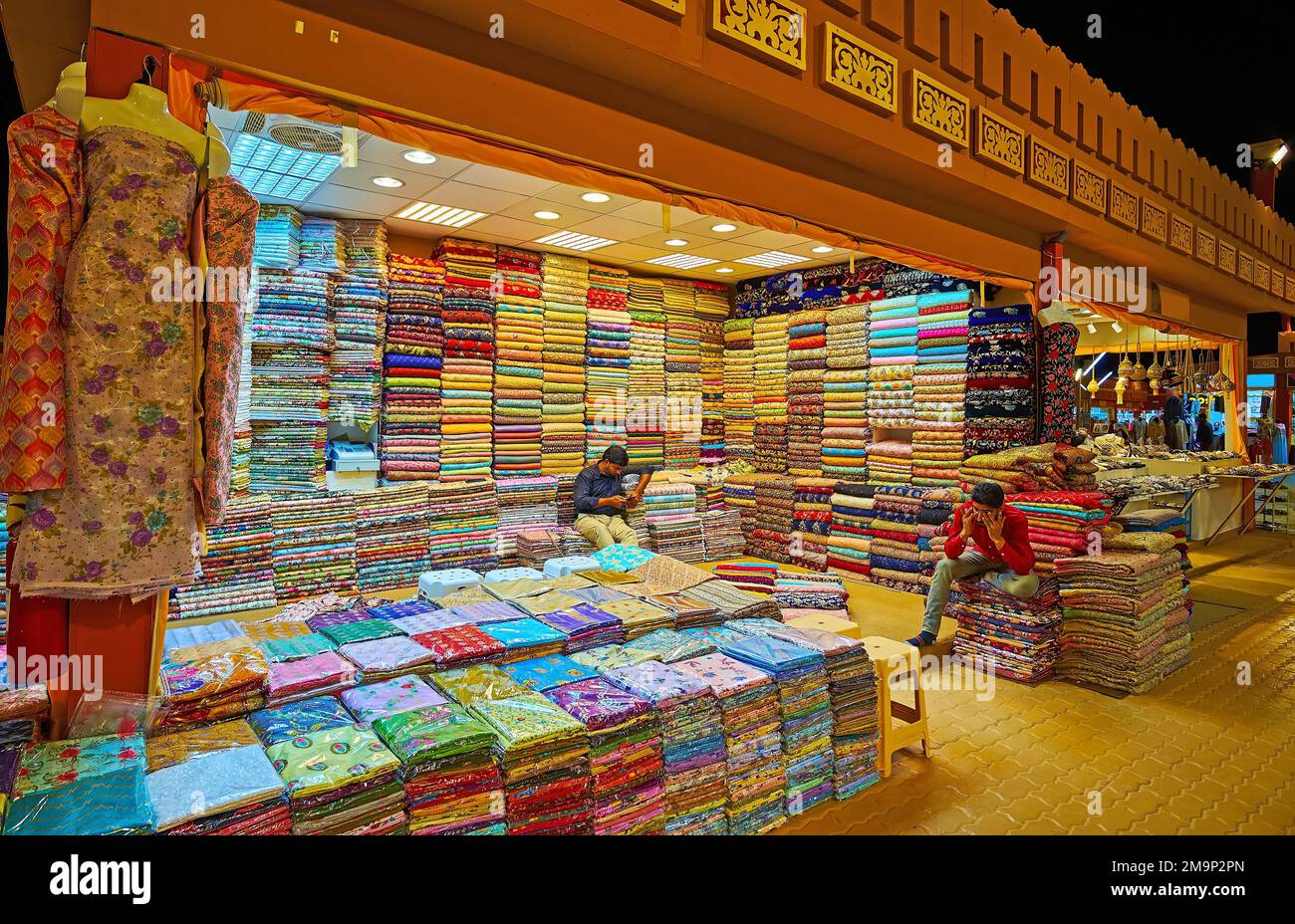 DUBAI, UAE - MARCH 6, 2020: The stall of textile market, India Pavilion ...