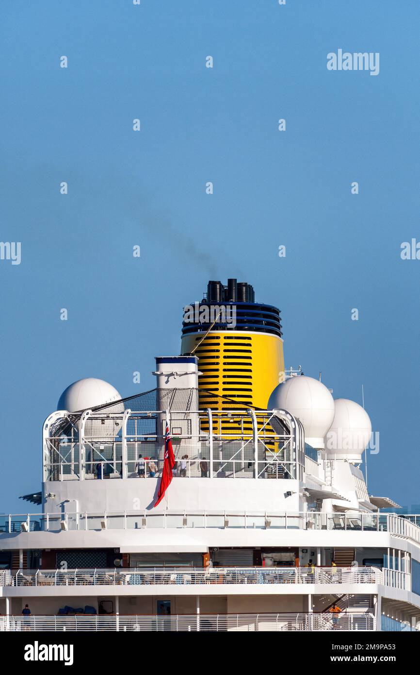 Satellite dome hi-res stock photography and images - Alamy