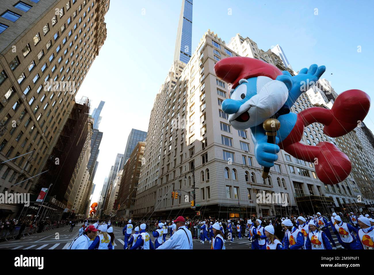 The Papa Smurf balloon floats in the Macy's Thanksgiving Day Parade on ...