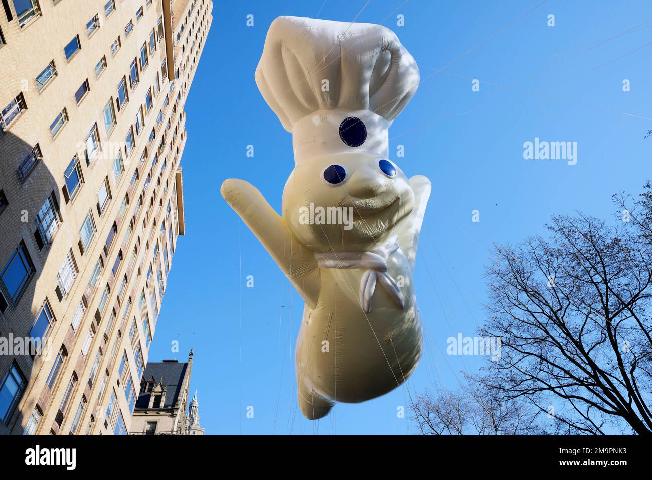The Pillsbury Doughboy balloon floats in the Macy's Thanksgiving Day ...
