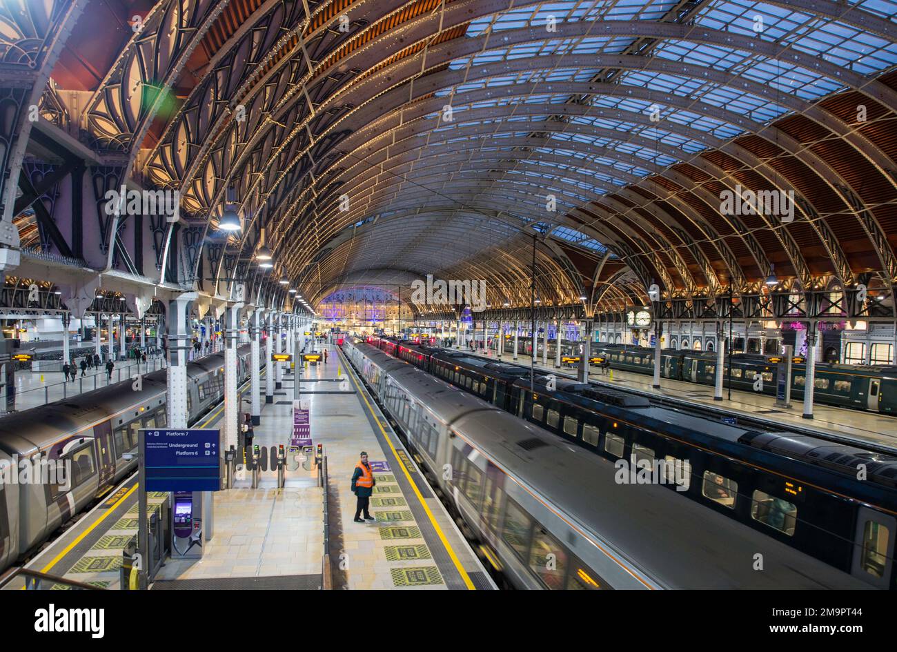 Paddington Station London GWR Stock Photo - Alamy
