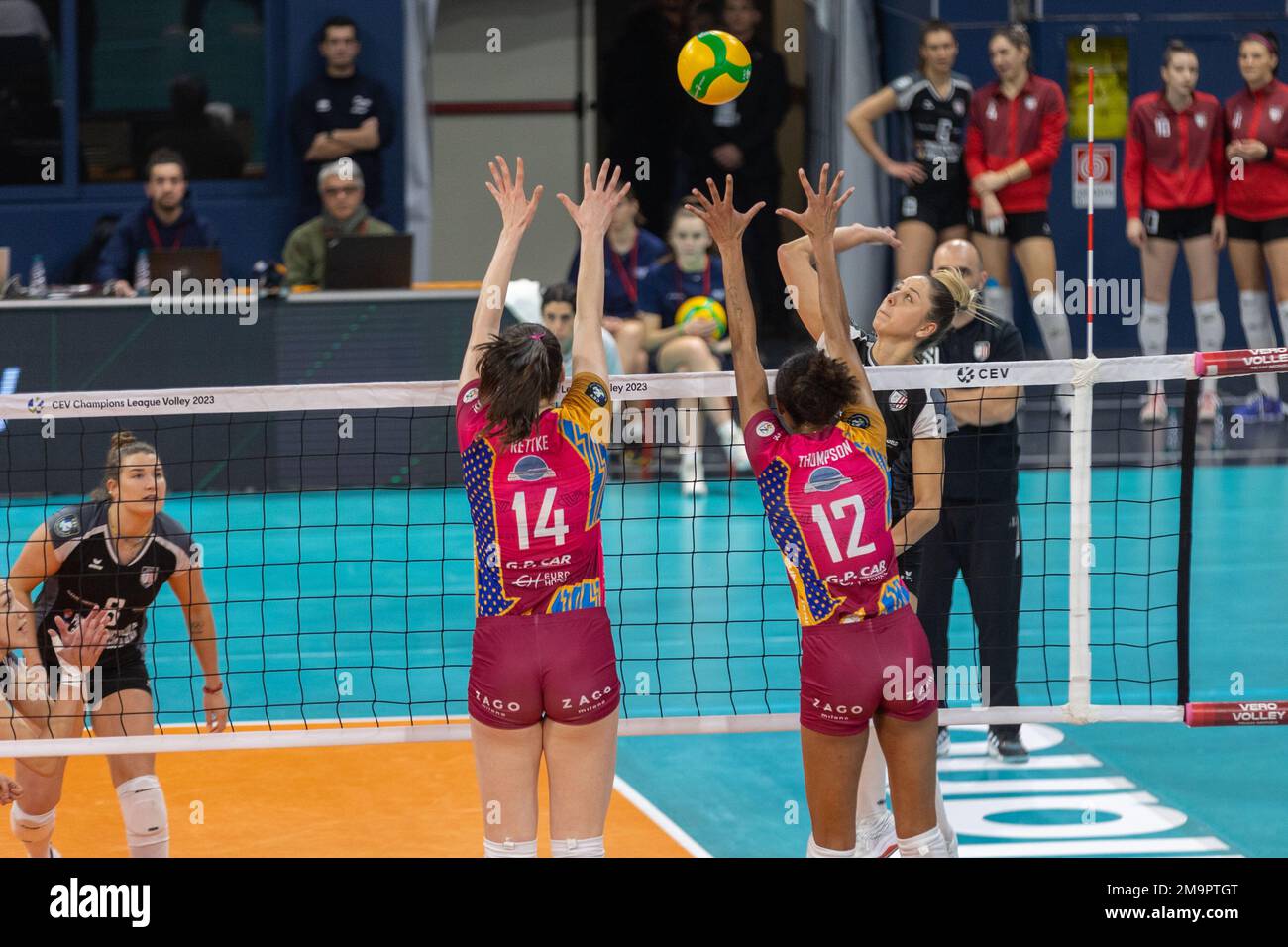 Attack of Victoriia Russu (Volei Alba-Blaj Stock Photo - Alamy