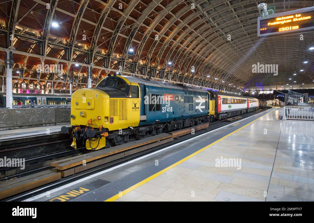 Class 37 37418 at Paddington Station London Branch Line Society Stock ...