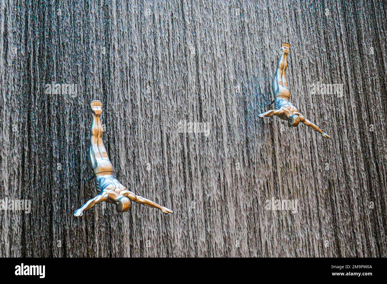 Human waterfall in dubai mall hi-res stock photography and images - Alamy