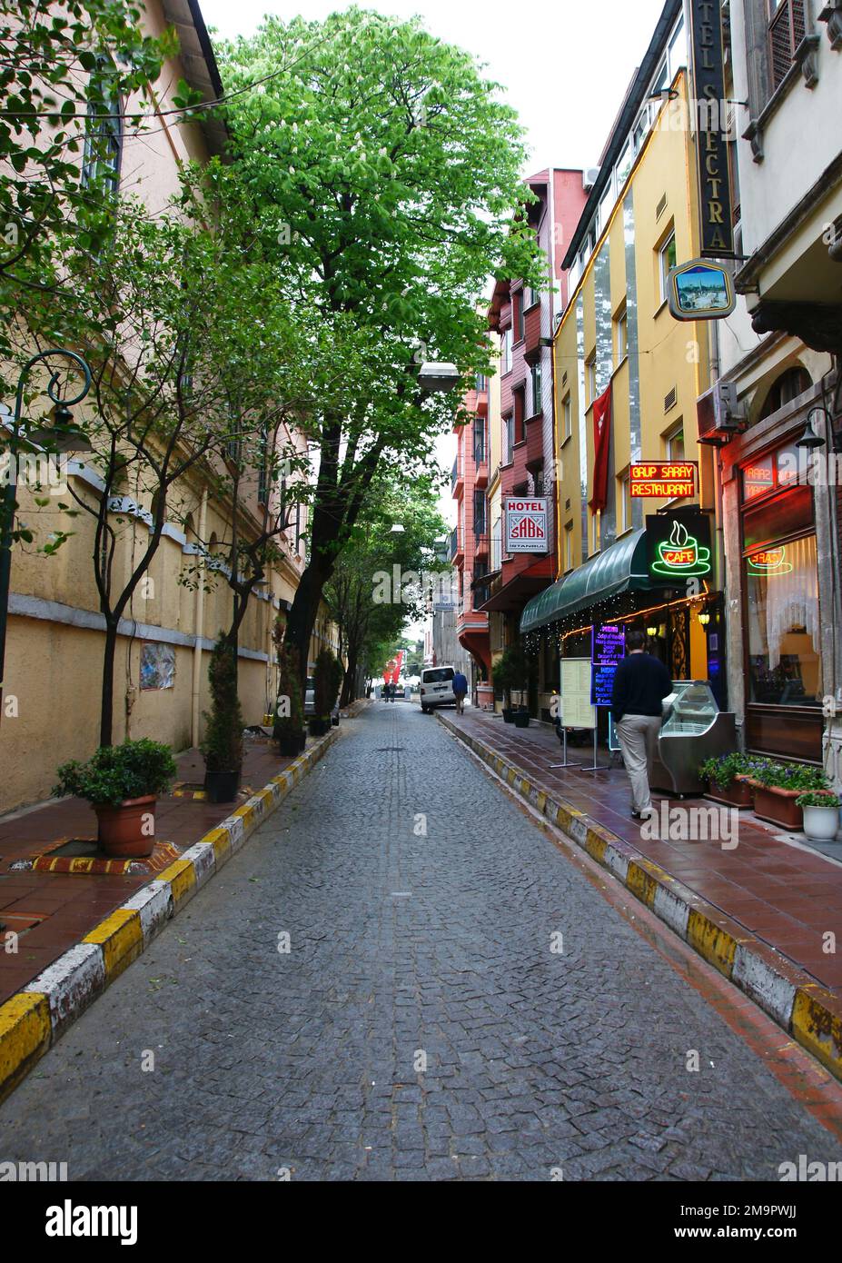 old istanbul streets Stock Photo - Alamy