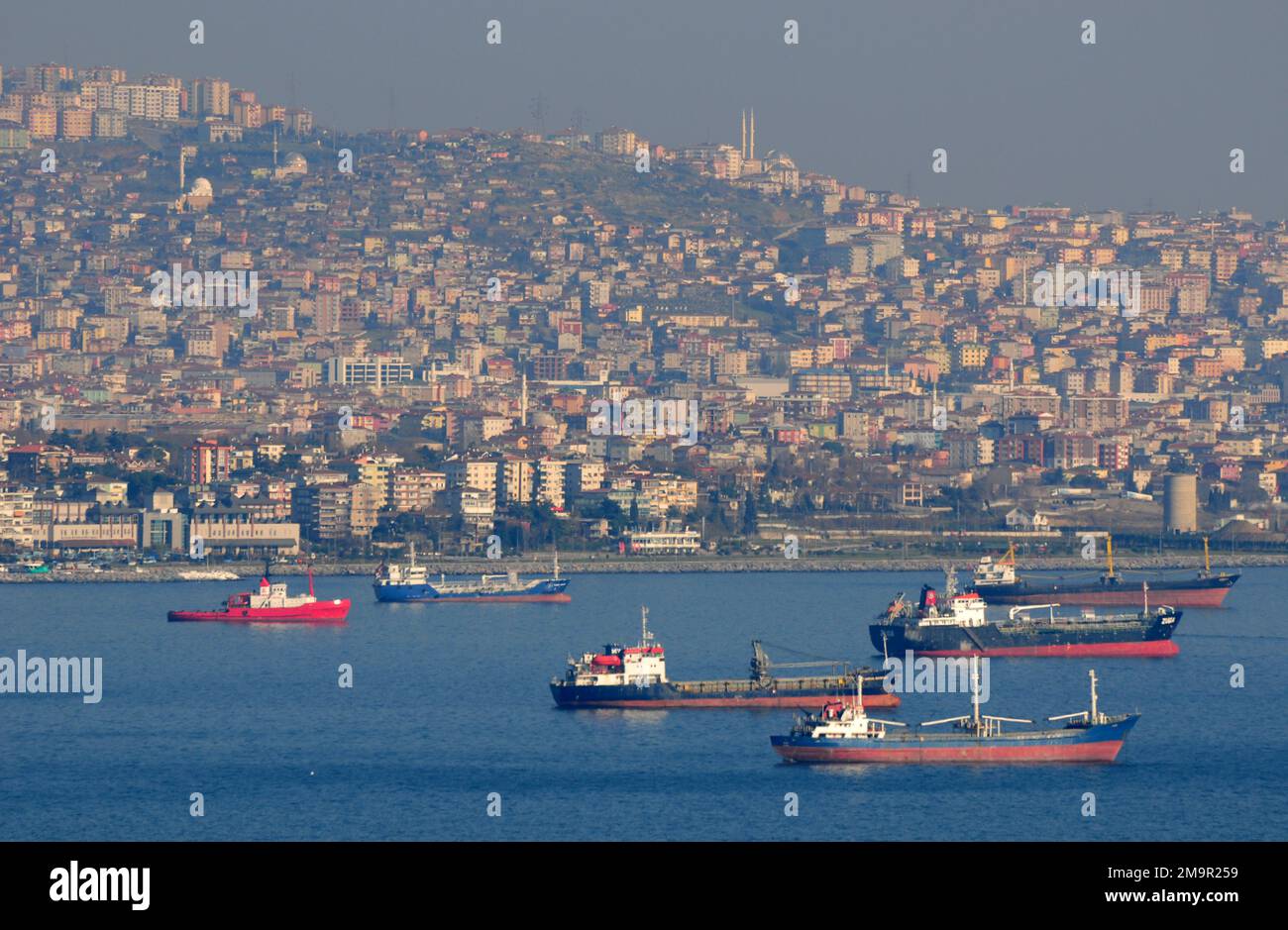 İstanbul, sea and ships Stock Photo - Alamy