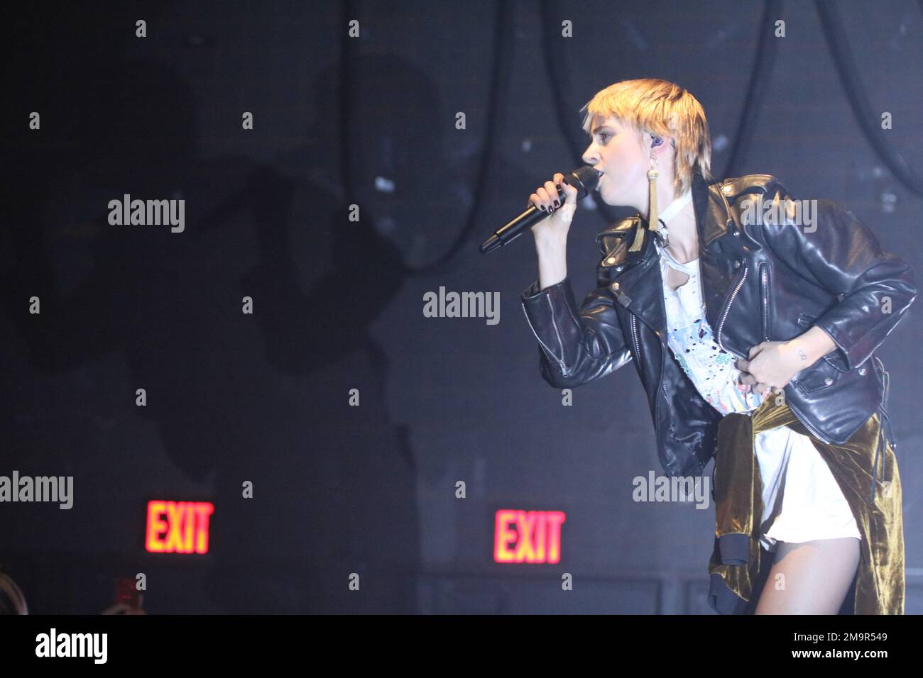 Mo in concert at Brooklyn Steel in New York Stock Photo - Alamy