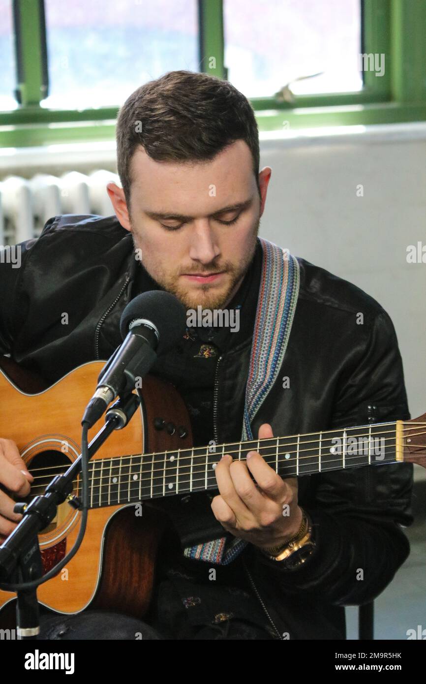 Ethan thompson and pete nappi of ocean park standoff hi-res stock photography and images - Alamy