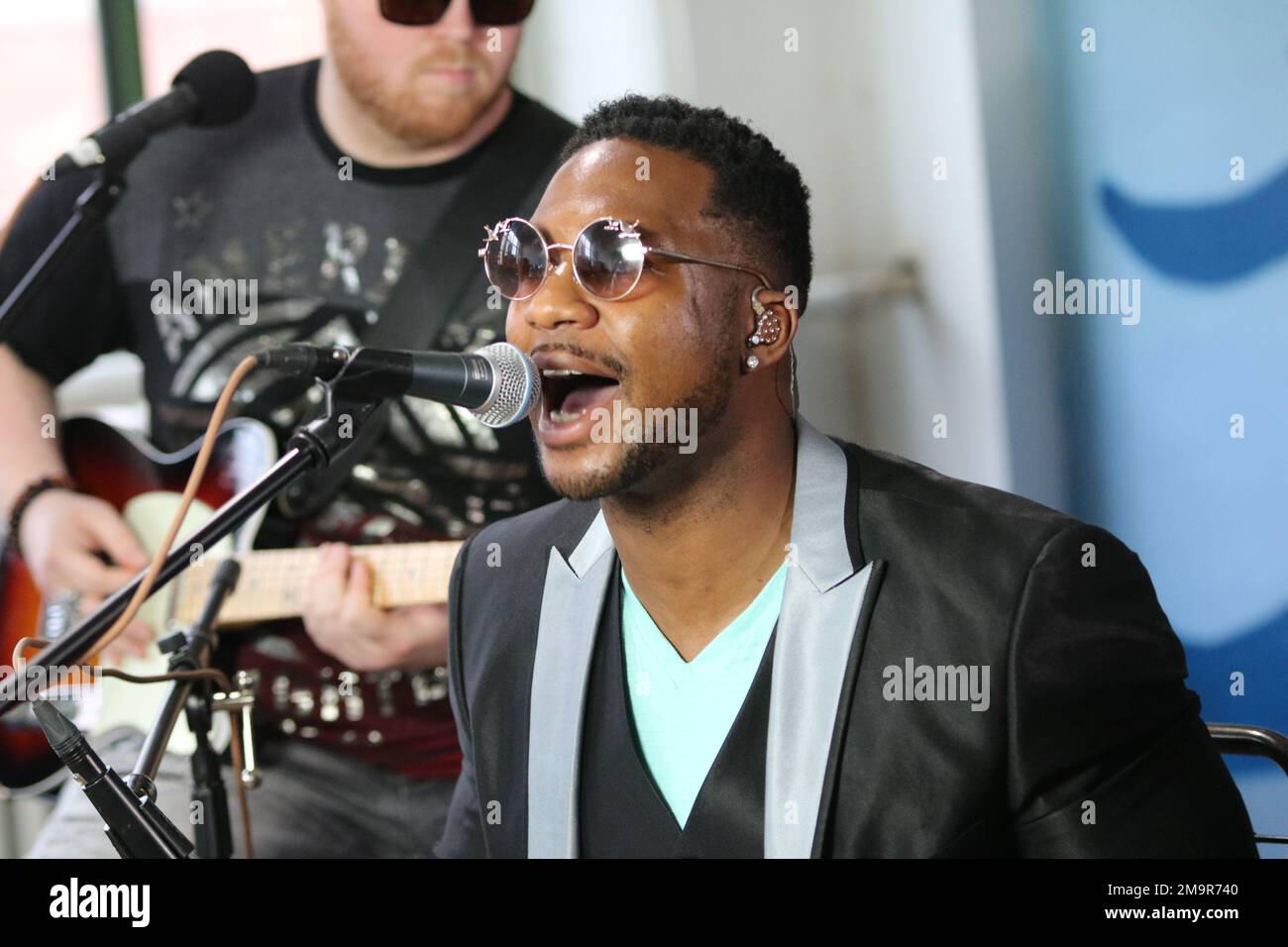 Robert randolph and the family band hi-res stock photography and images ...