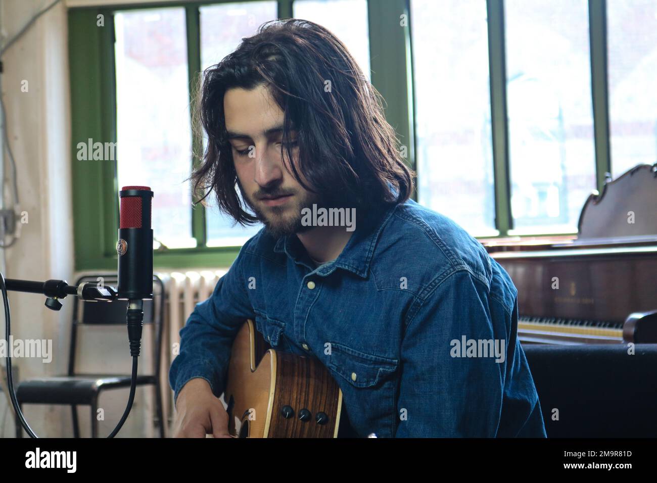Noah kahan stick season hi-res stock photography and images - Alamy