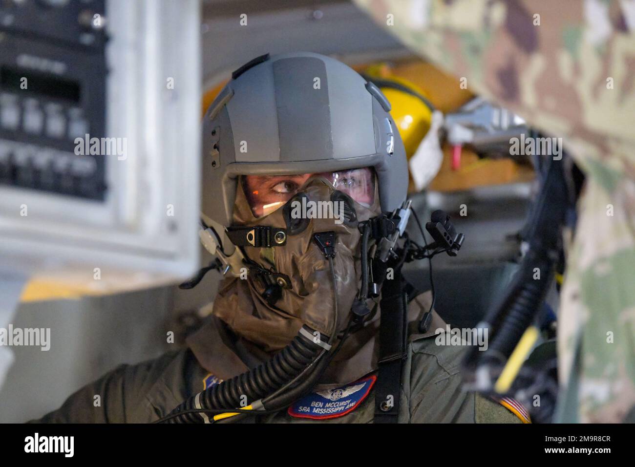 Aircrew eye and respiratory protection system hi-res stock photography ...