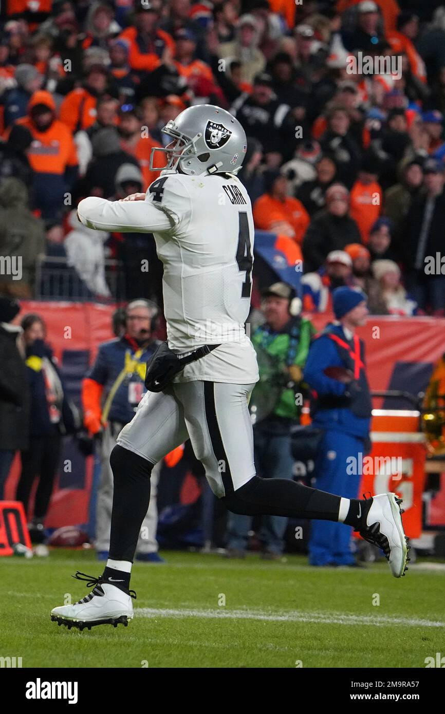 Las Vegas Raiders quarterback Derek Carr (4) throws the game winning ...
