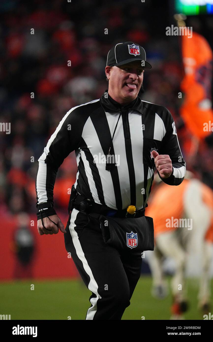 Line judge Mike Dolce (123) against Denver Broncos v the Las Vegas ...