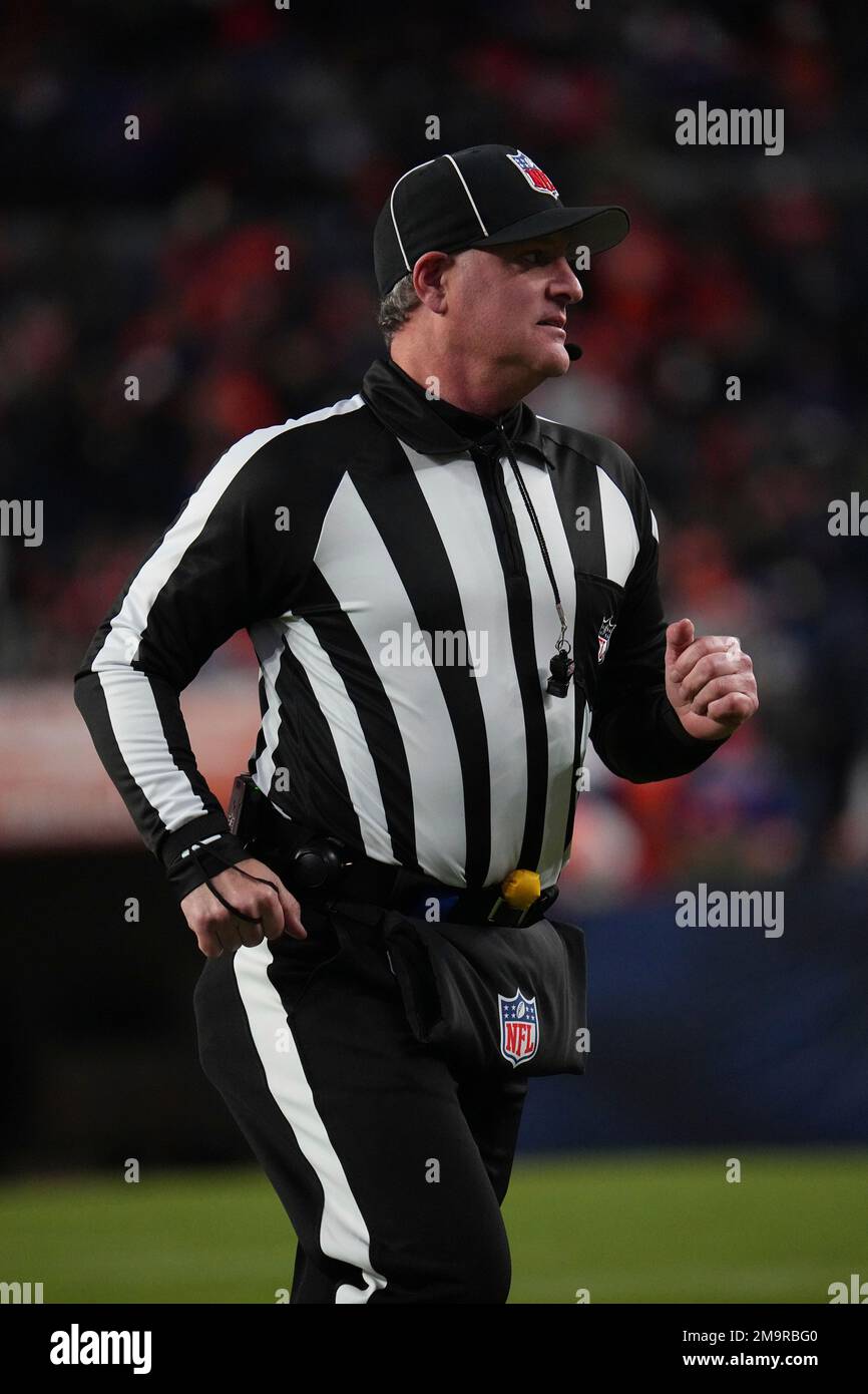 Line judge Mike Dolce (123) against Denver Broncos v the Las Vegas ...