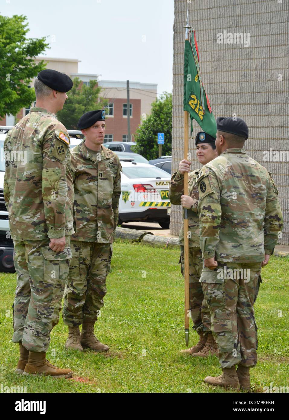 Members of Fort Belvoir's 212th Military Police Detachment participate ...