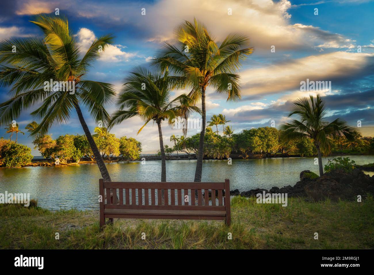 Kalahuiipuaa Ancient Fish Ponds wirth bench. Hawaii, the big island ...