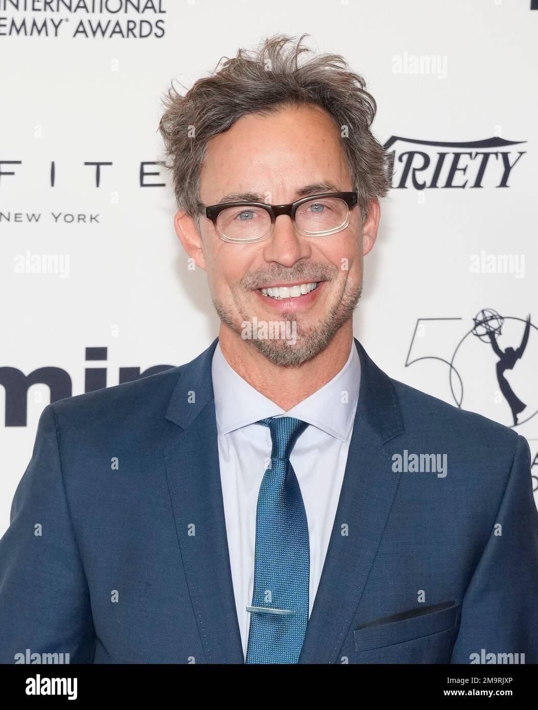Tom Cavanagh attends the 50th International Emmy Awards at the New York ...