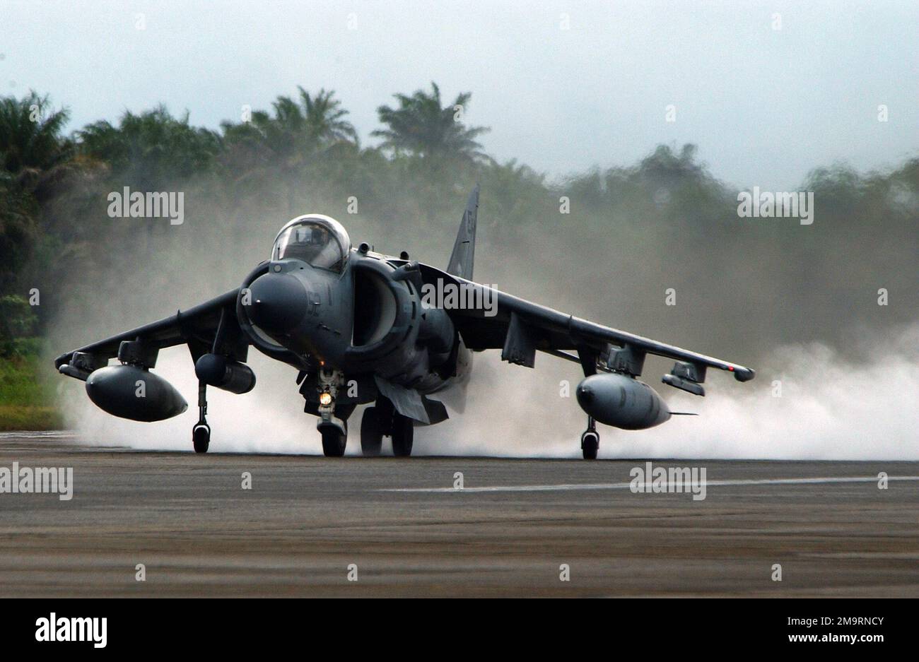 Freetown international airport hi-res stock photography and images - Alamy