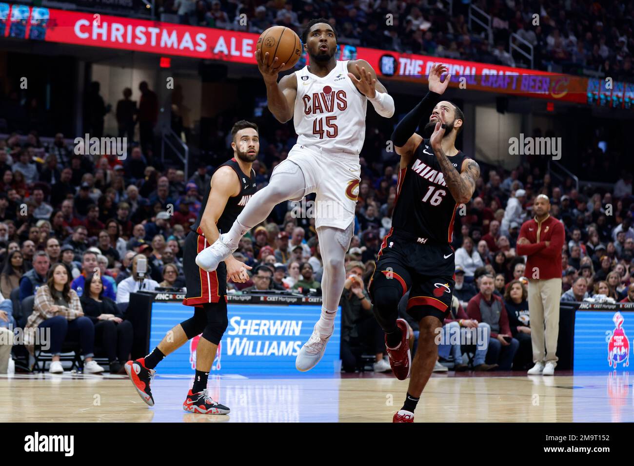 Cleveland Cavaliers guard Donovan Mitchell (45) shoots against Miami ...