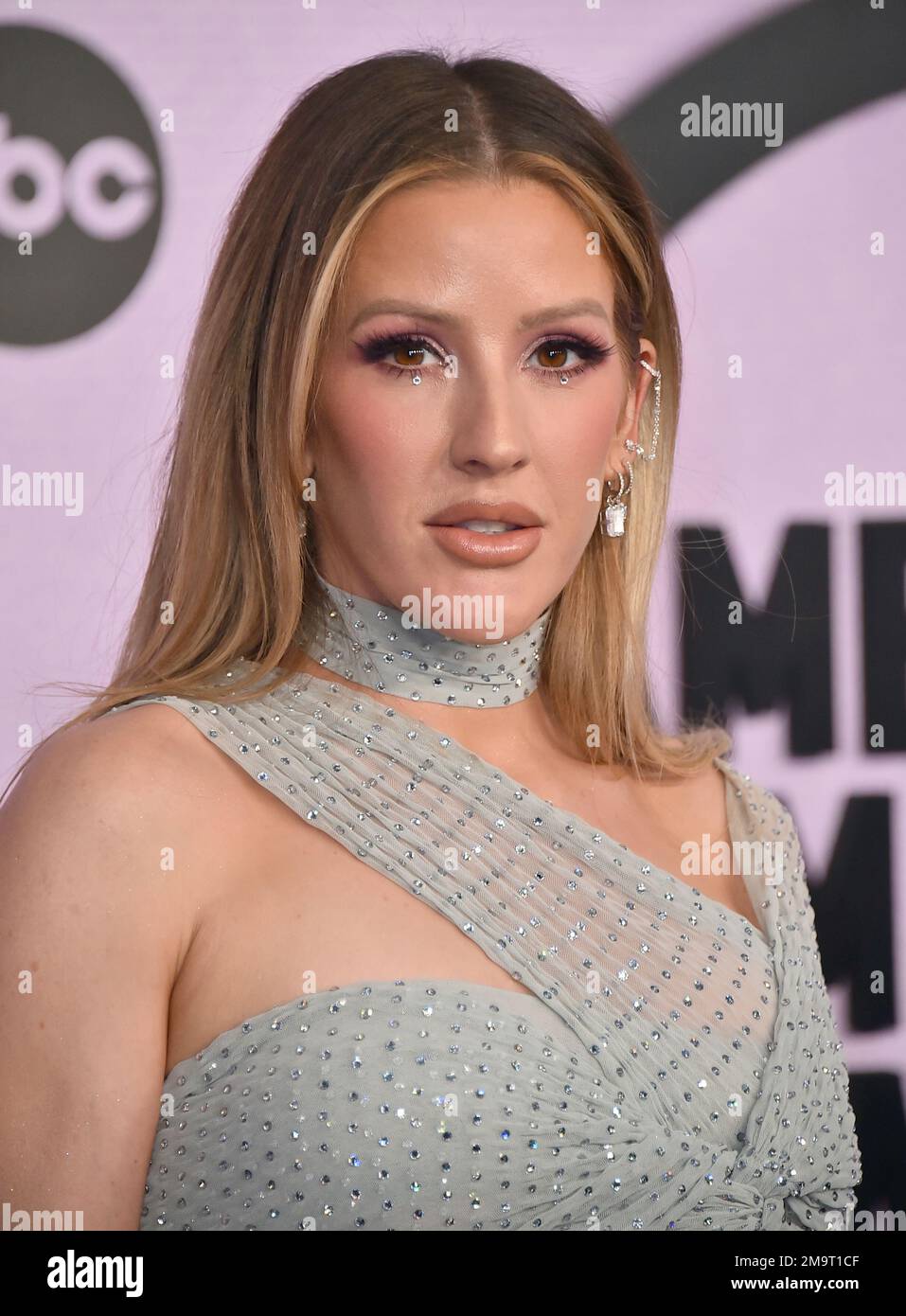 Ellie Goulding arrives at the American Music Awards on Sunday, Nov. 20 ...