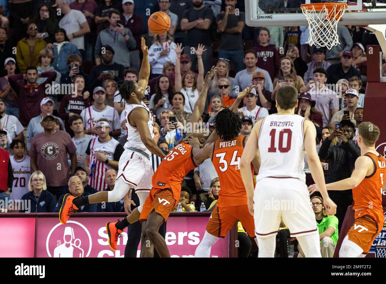 College of Charleston's Pat Robinson III (15) hits the winning basket ...
